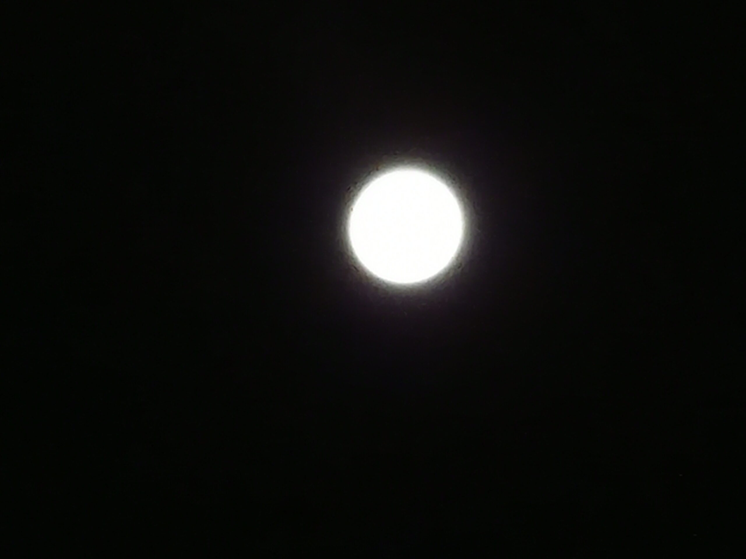 C'est quoi LA LUNE ? - La Magie de l'Instant Présent | Définition ...